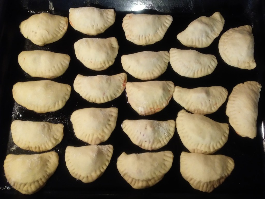 Mini calzoni con prosciutto e mozzarella – "KITCHEN & CLUE"